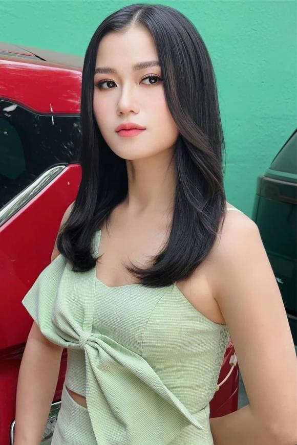 Lâm Vỹ Dạ khiến dân tình hoang mang với gương mặt 'xinh đẹp bất thường', nghi vấn đã 'dao kéo'